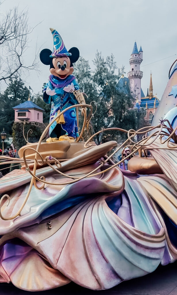 Parade tips and information at Disneyland - Disneyland Resort tips and more